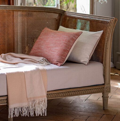 Linge de lit, bain et décoration haut de gamme - Descamps